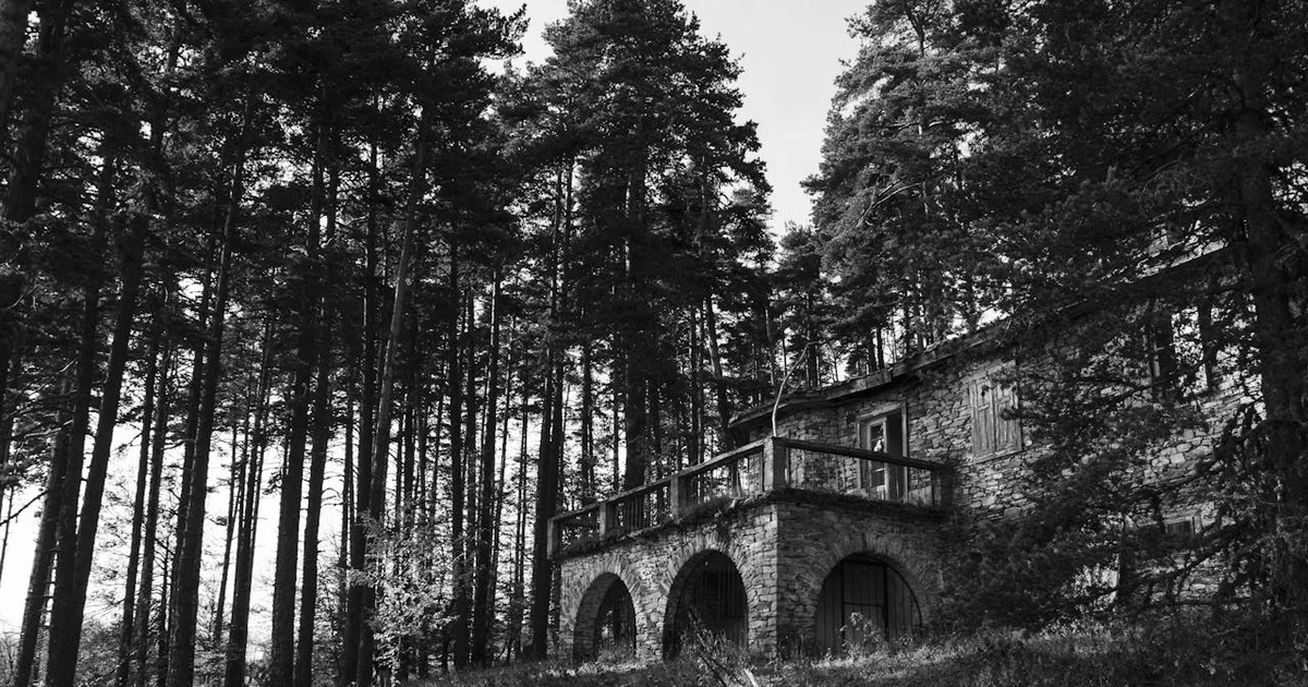 The Most Haunted Places In New Jersey [Creepiest Spots]